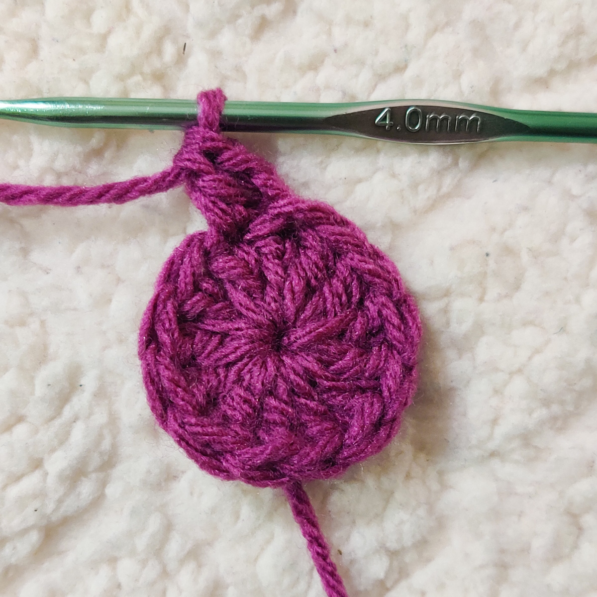 Raji's Craft Hobby: Outline Flower Crochet Potholder