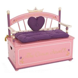 10 GIFTS FOR EVERY SEASONS: Princess Chairs for Girls....So lovely!