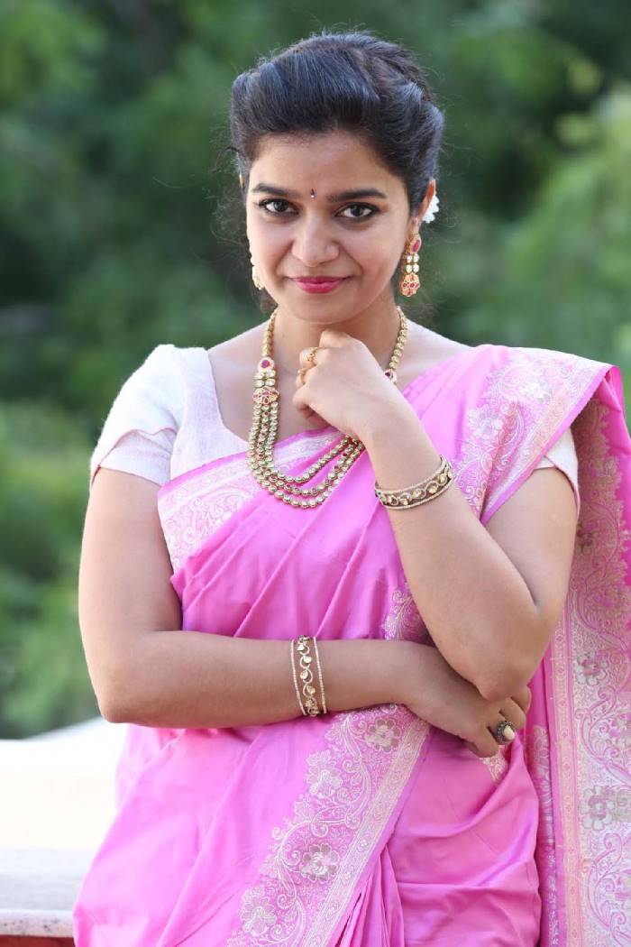 Swathi Reddy - Saree Stills At Tripura Movie Interview - South Indian ...