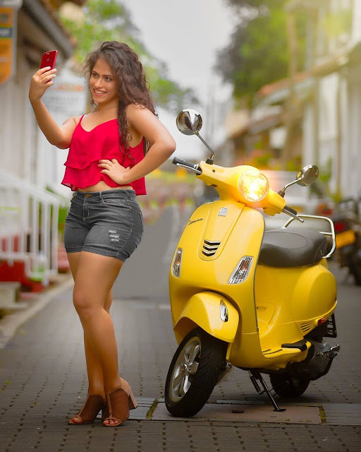 ලංකාවේ සරාගීතම නිලිය Sandani fernando 2019 - Choozen