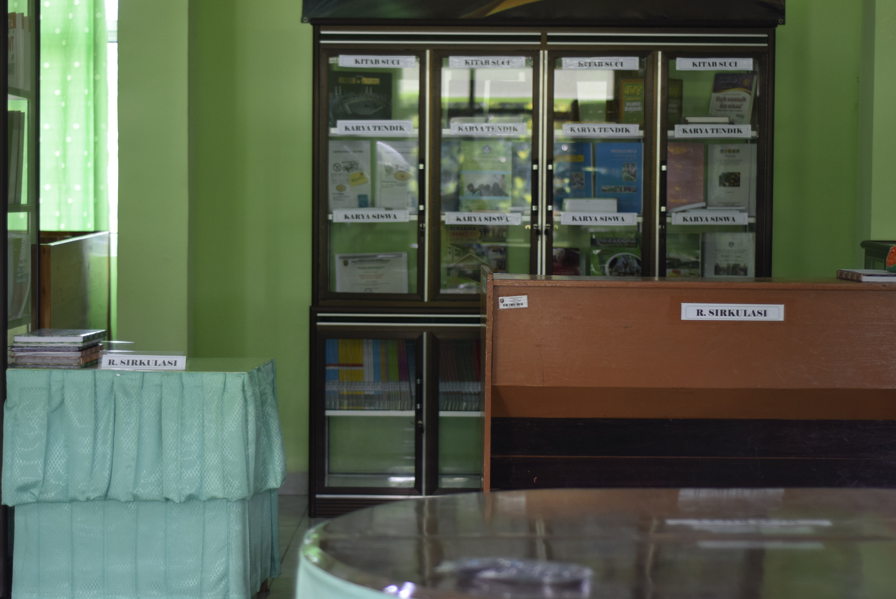 FOTO SARPRAS PERPUS - PERPUSTAKAAN PERINTIS