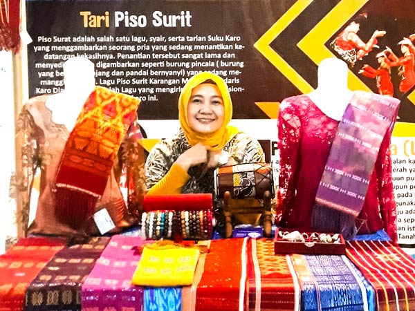 Ada Gerai Uis Gara di Sentra Seni Budaya Bekasi De' Bhagasasi - @bisot ...