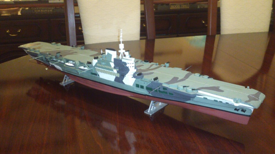 . The Hinckley Shipyard: HMS Victorious (1:400)