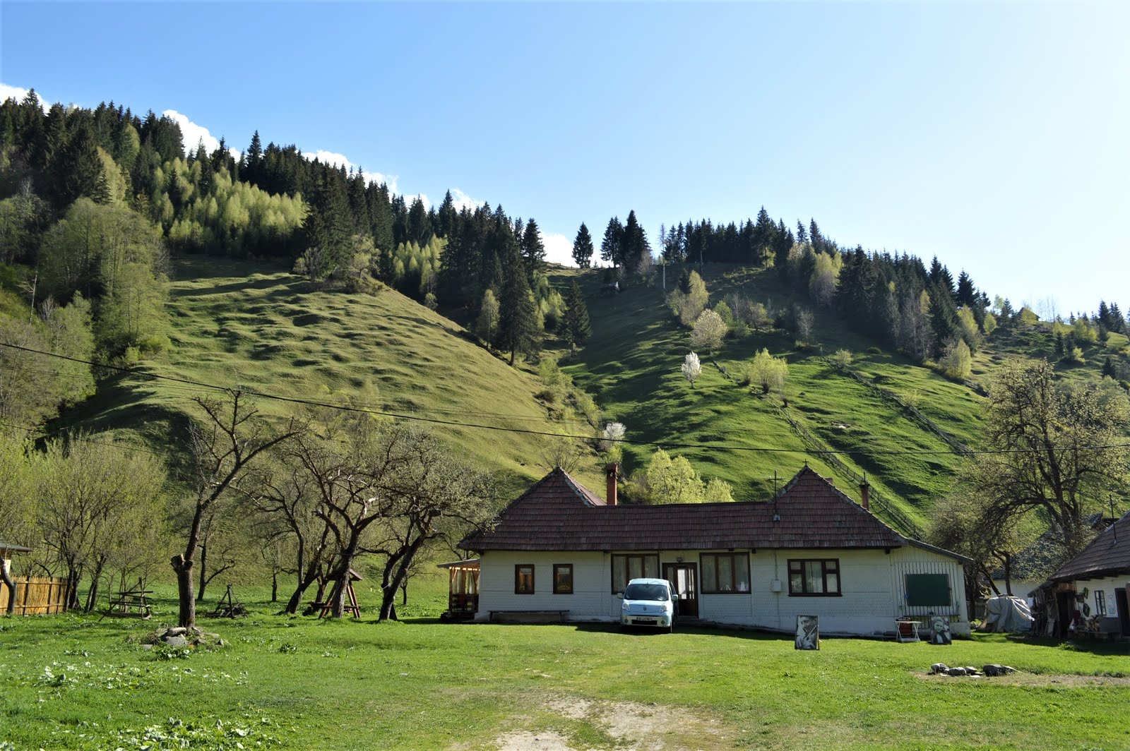 Căsuța cu imagini, Moieciu de Sus