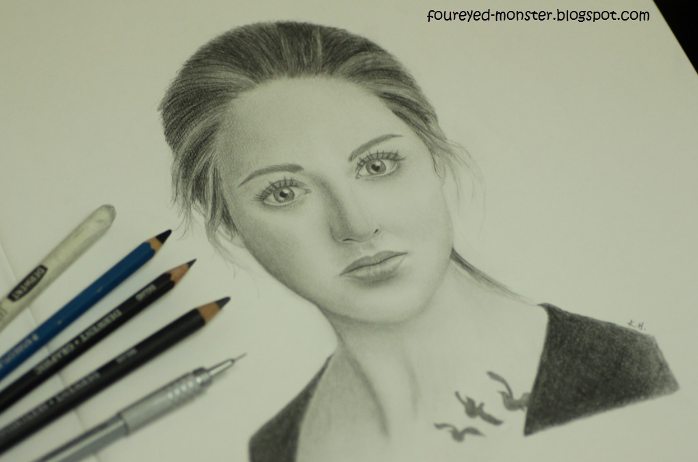 Tris Divergent Drawing