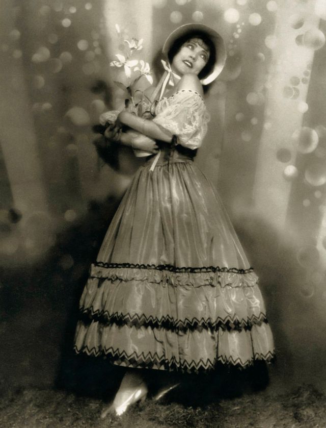 French Silent Film Beauty: 40 Glamorous Photos of Renée Adorée in the ...