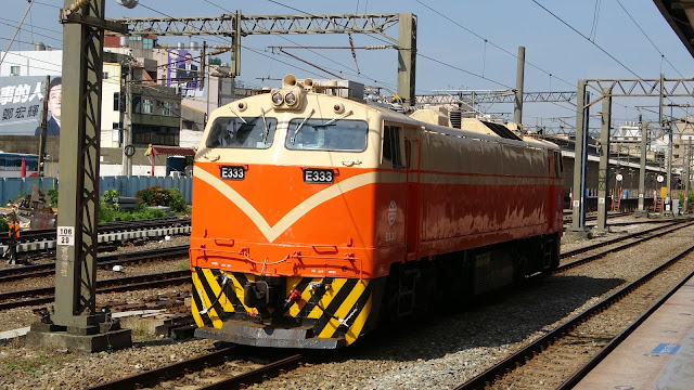 Blair's 鐵道攝影: E333電力機車 / TRA E333 Electric locomotive