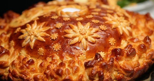 Wedding Traditions and Meanings: Evolution of the wedding cake tradition