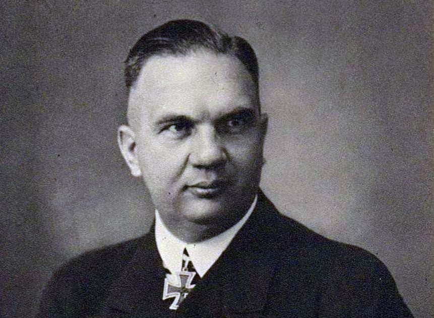 Ritterkreuzträger: Bio of Konteradmiral Erich Bey