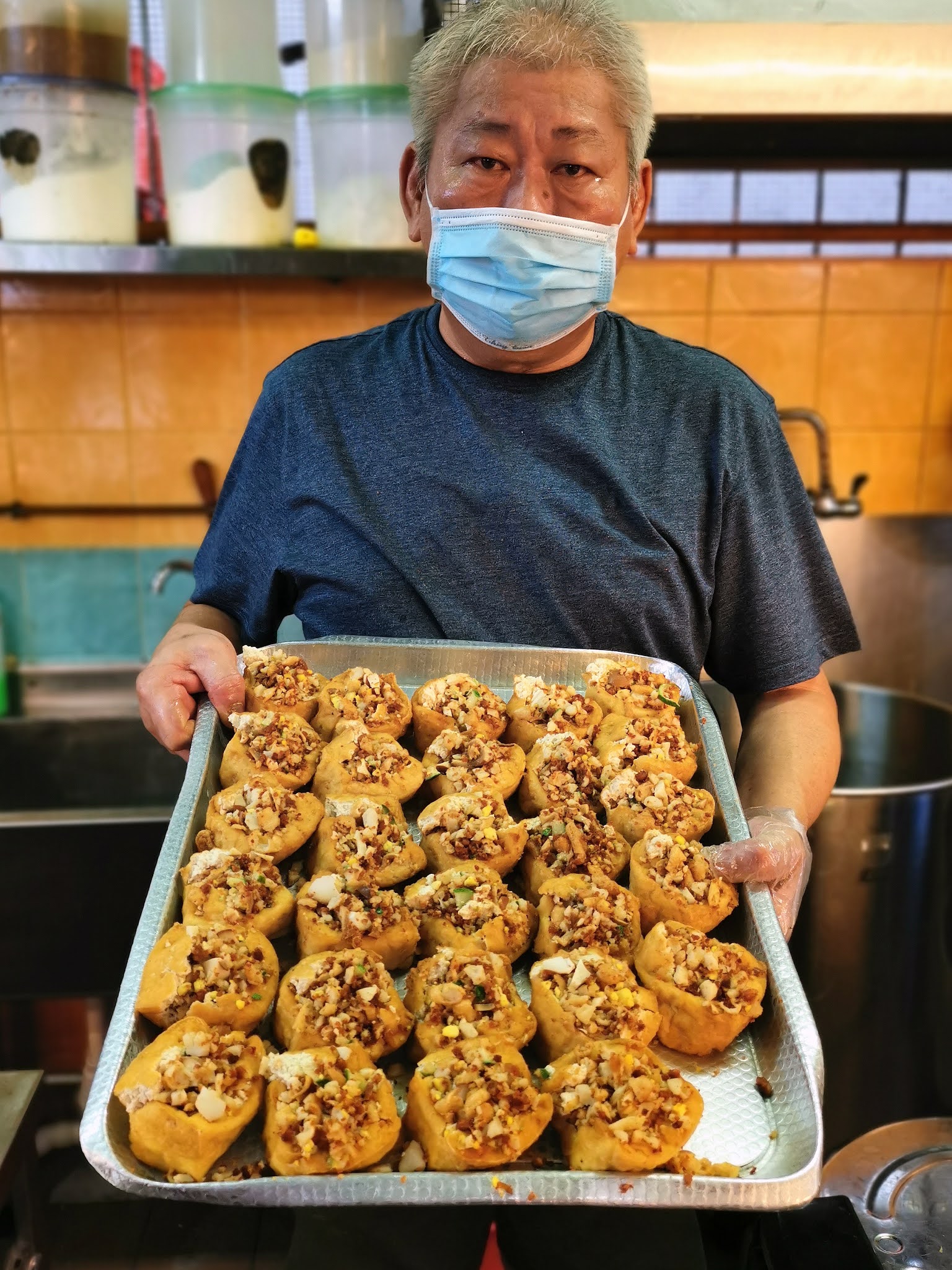 Say Seng Famous Tau Kwa Pau. Rare Singapore Hawker Dish #2 生成豆干包 |Tony ...