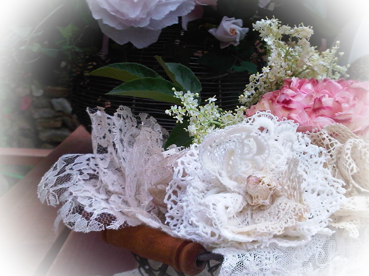 vintage paper roses: Lace Roses