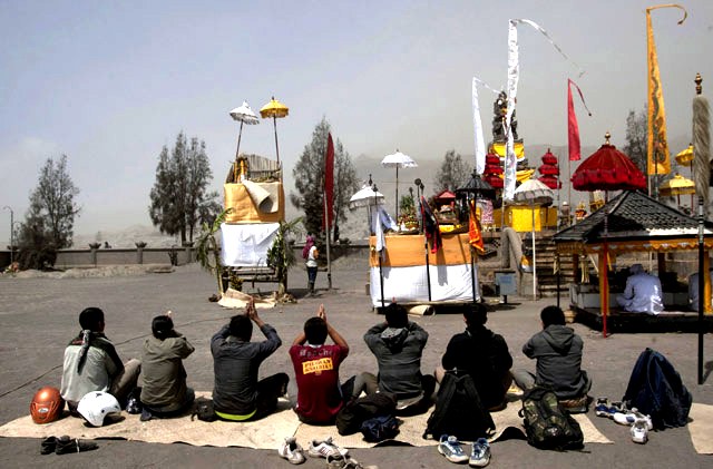 HISTORY OF CULTURE: The Origins Of Kasada Ceremony