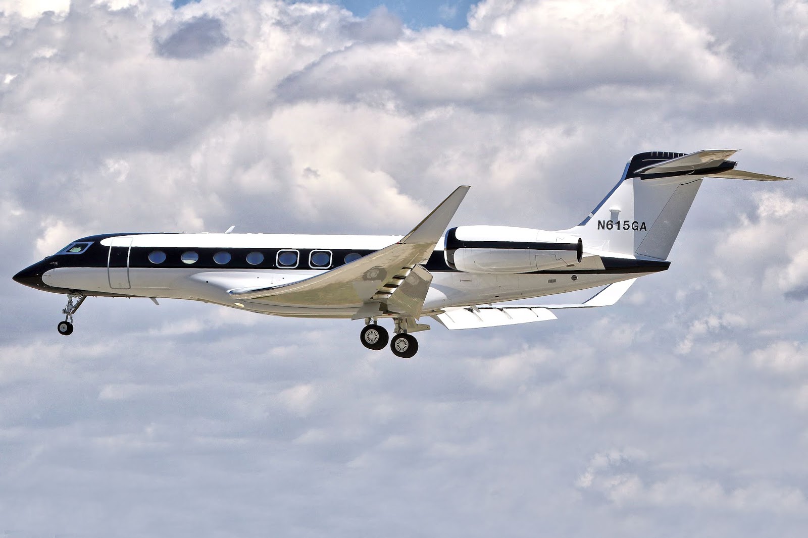 Aero Pacific Flightlines: Gulfstream G650(ER) (c/n 6415) N615GA tbr N19HS