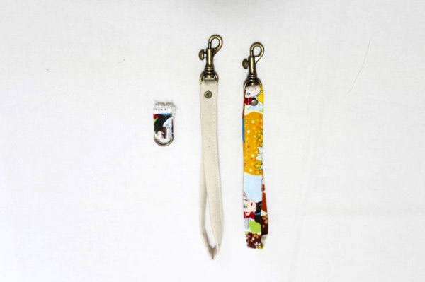 A small bag with hand strap Picture Tutorial ~ DIY Tutorial Ideas!