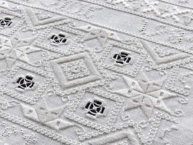Fils et Aiguilles... une Passion: WHITEWORK - The English Whitework ...