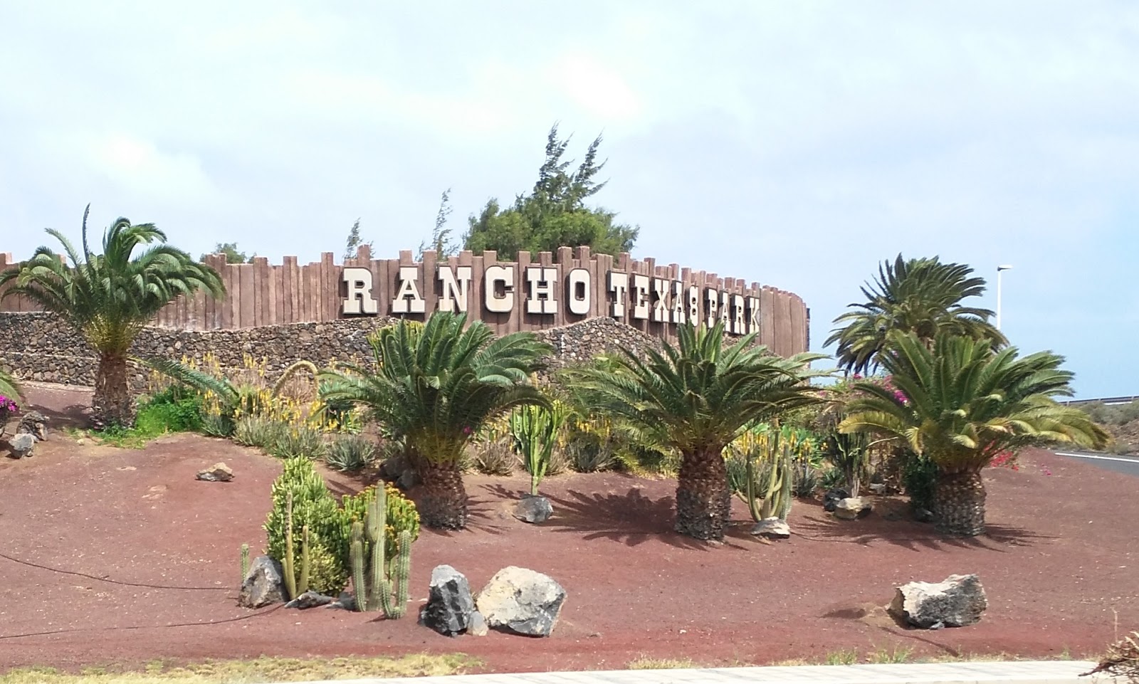 Camino de Letras con Syra: Rancho Texas Lanzarote Park