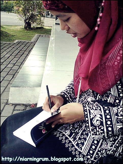 Ketemu Penulis Mozaik Kinanthi - Niar Ningrum