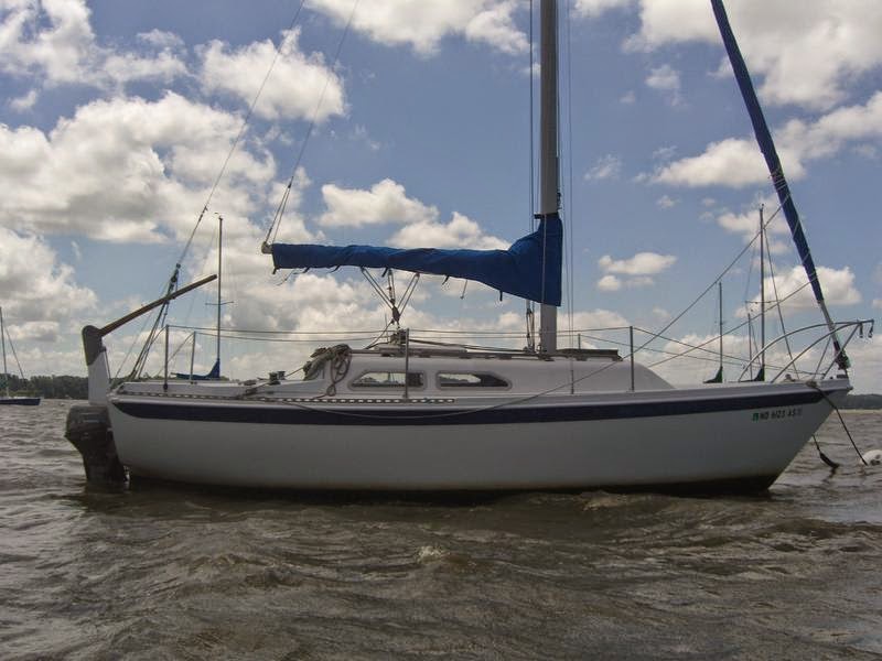 Ericson 25, Oystercatcher: Ericson 25, Gallery, At Anchor