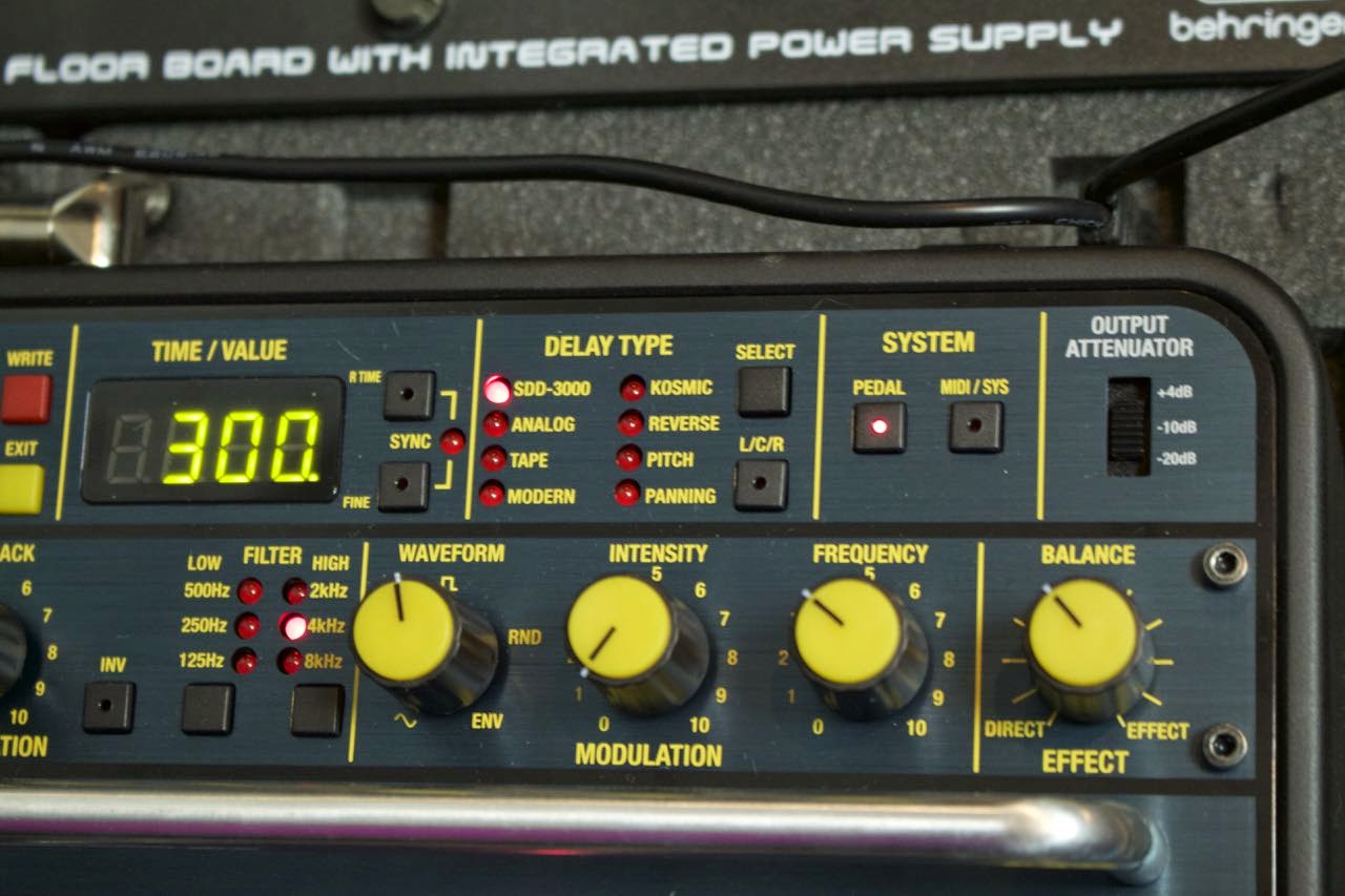 The Guitar Zombie: Korg SDD 3000 Delay Pedal - Review and video clip