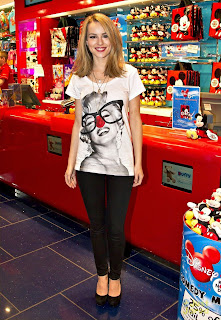 Mundo Fanmania: Bridgit Mendler apoya a Comic Relief