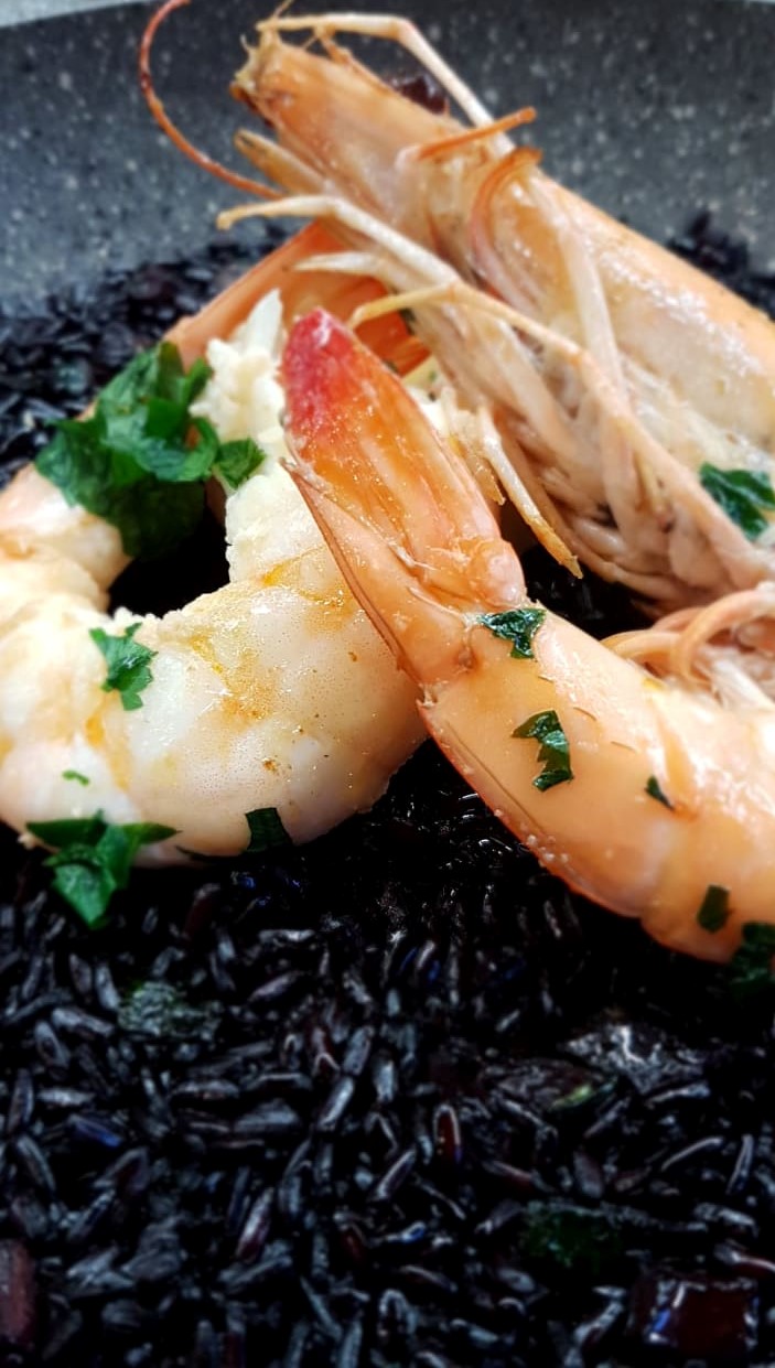 Oriz i zi me karkaleca | BonBon Taste