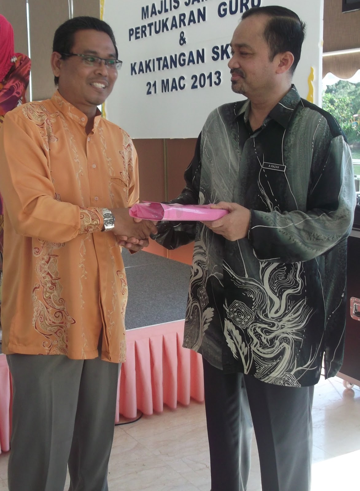 Selamat Datang: MAJLIS JAMUAN & PERTUKARAN