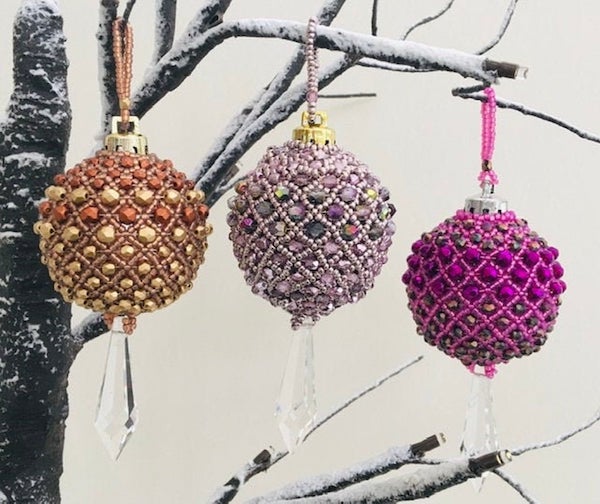 6 Fabulous Beaded Christmas Ball Ornament Tutorials / The Beading Gem