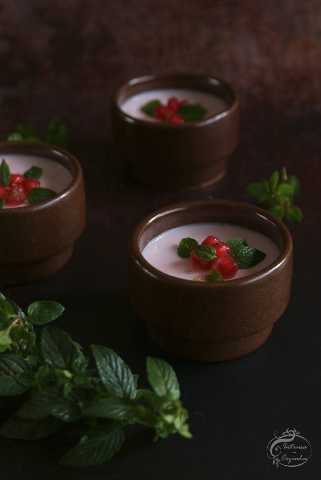 Panna Cotta de Romã (Pomegranate Panna Cotta) | Intrusa na Cozinha