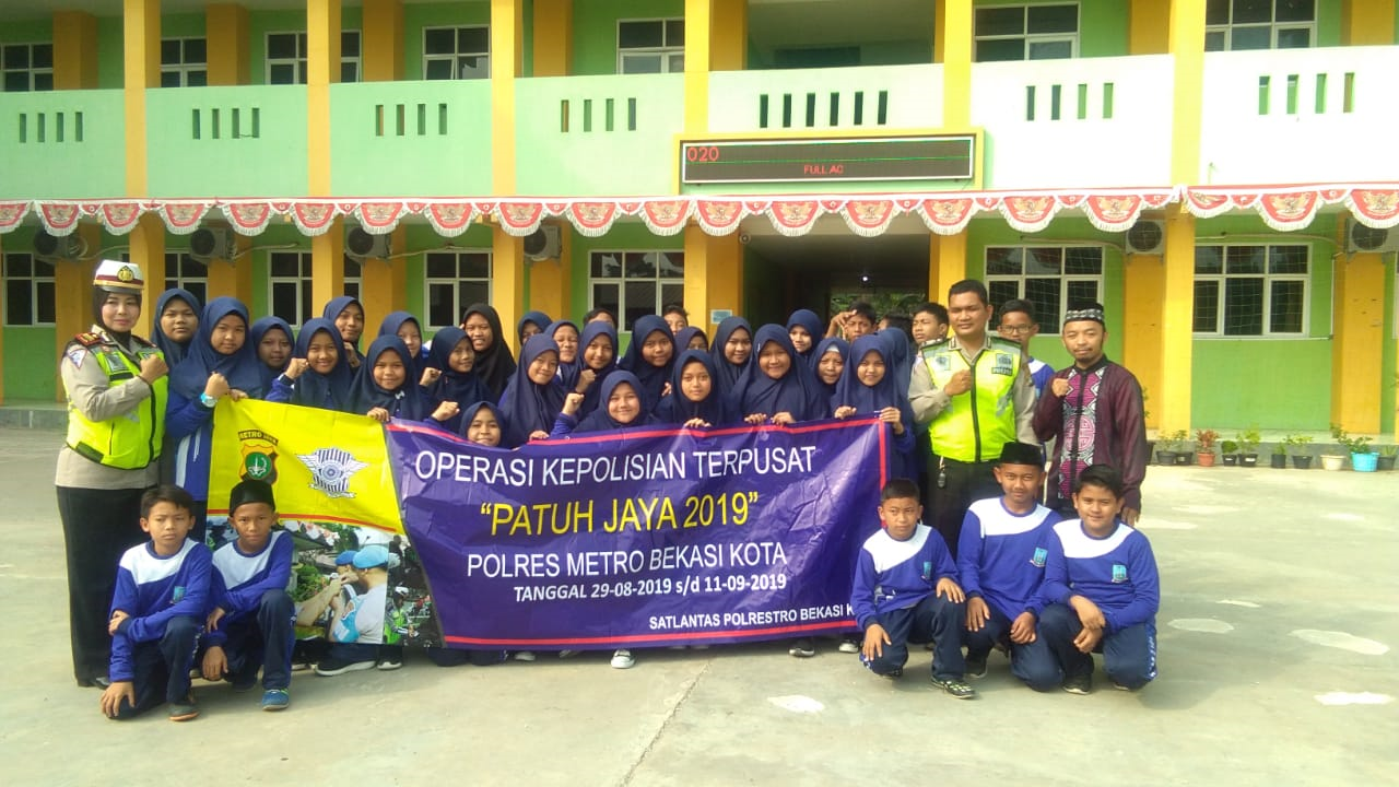 TATA KRAMA DAN TATA TERTIB KEHIDUPAN SOSIAL SEKOLAH BAGI SISWA SMPIT BAHANA MANDIRI - SMPIT ...