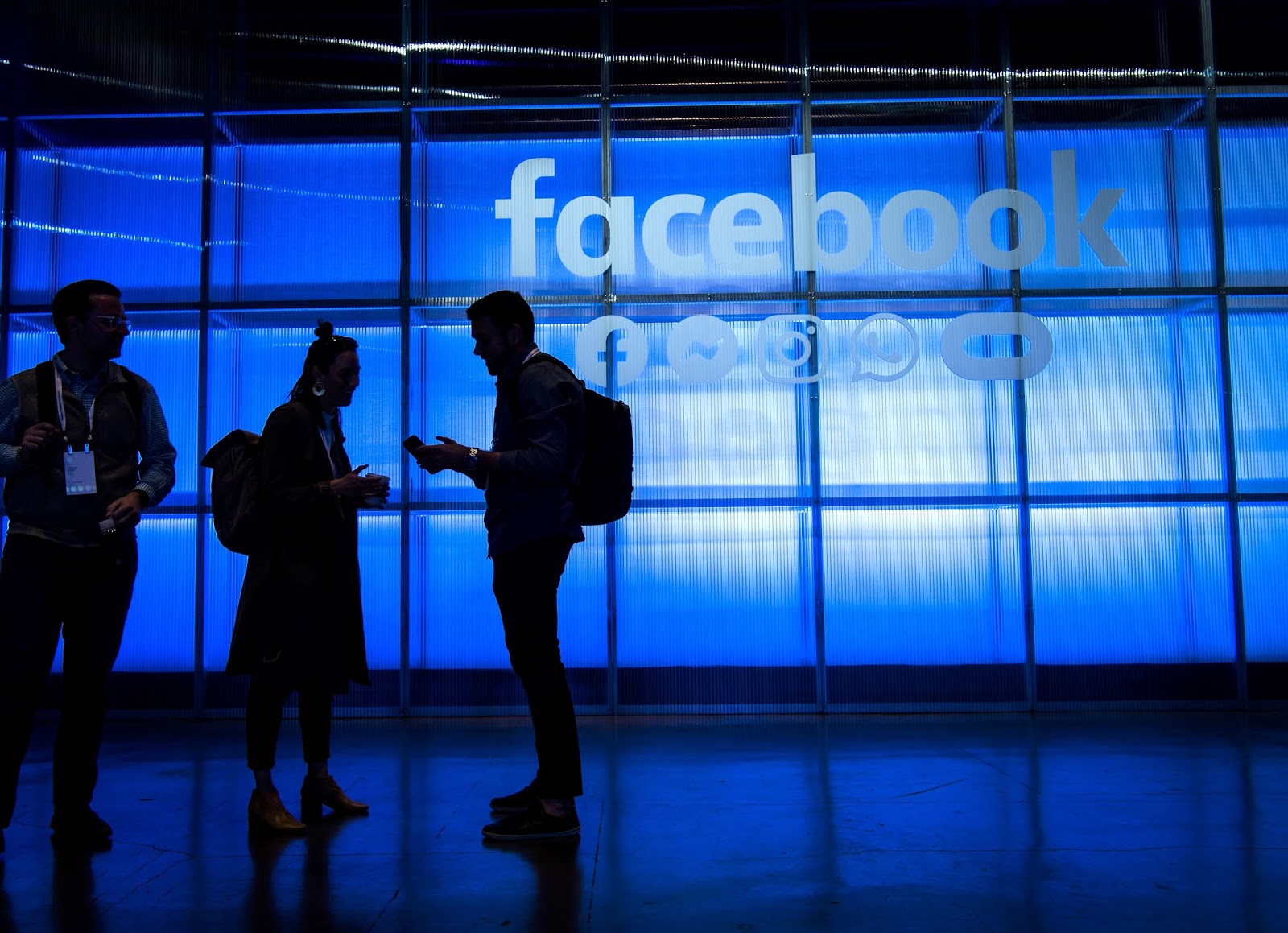 Facebook introduces an automated ad builder and new video creative ...