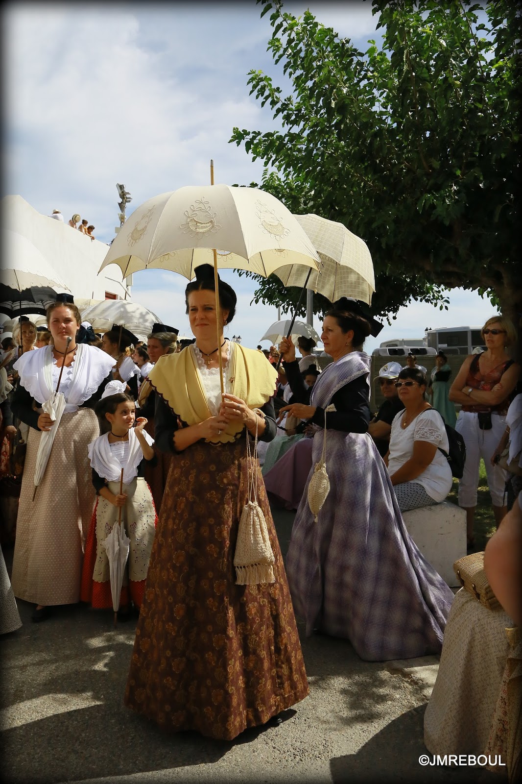 Musique & Nature zen: Arlésiennes...Le costume....Le costume d'Arles ...