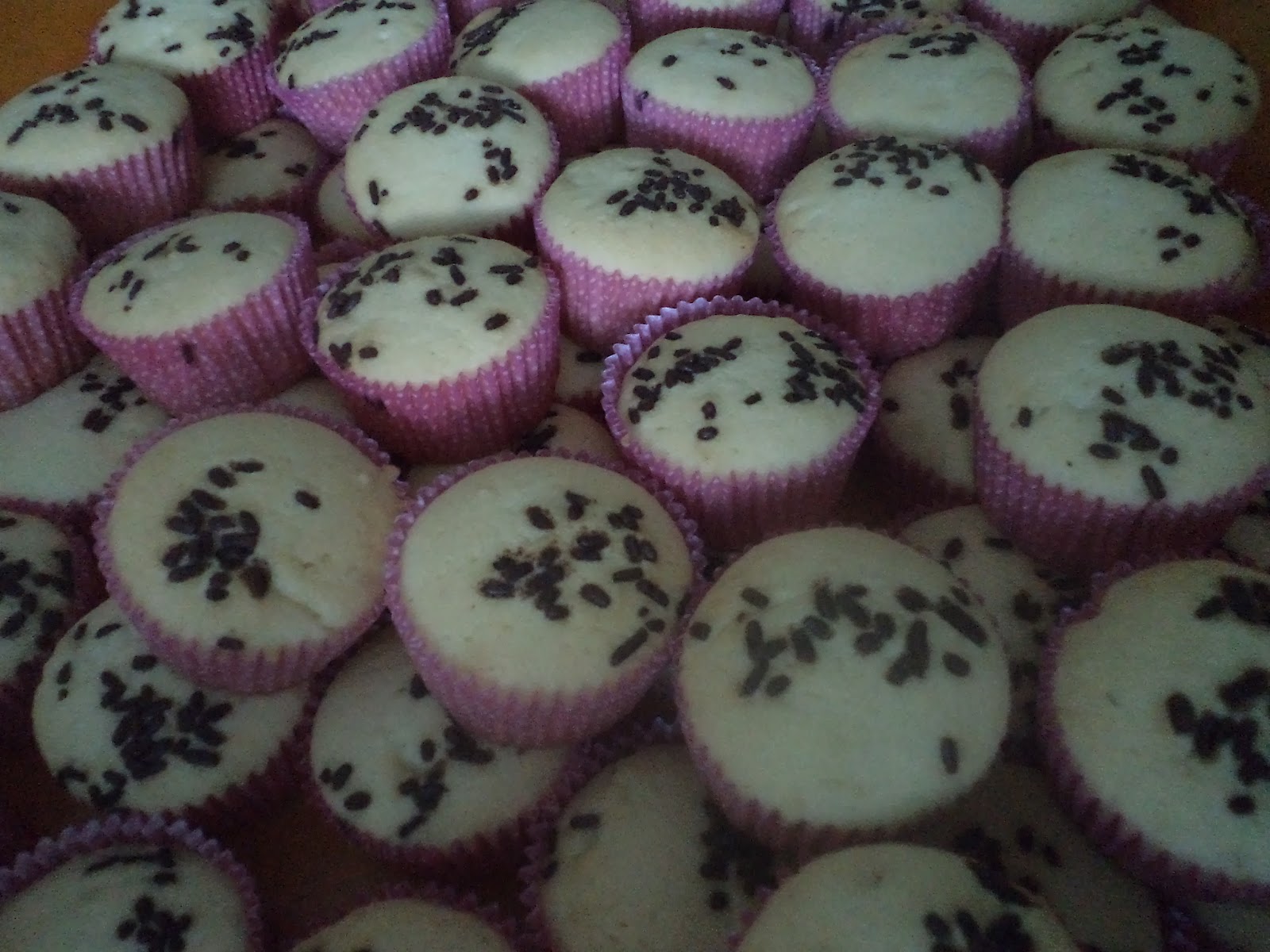 QUEZA FROZEN & BAKERI: KEK COMEL LUKMAN DAN HAMIZAN....