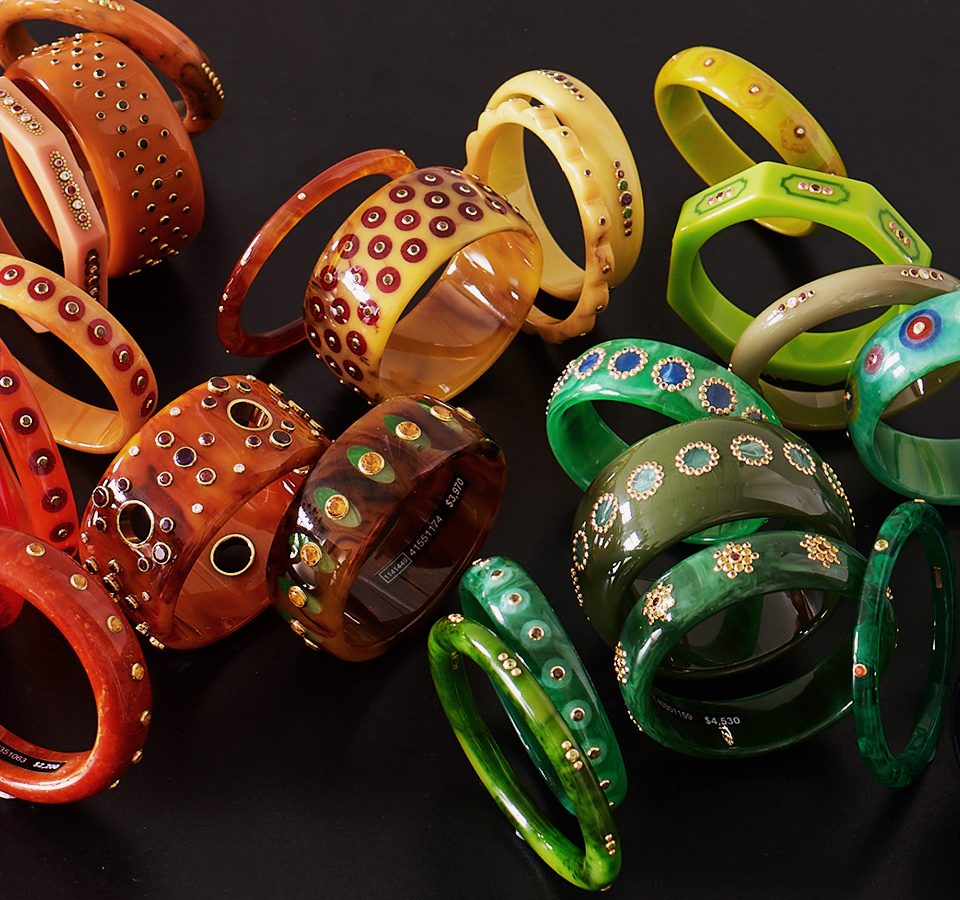 RETRO KIMMER'S BLOG: FABULOUSLY RETRO...COLORFUL BAKELITE JEWELRY AND MORE