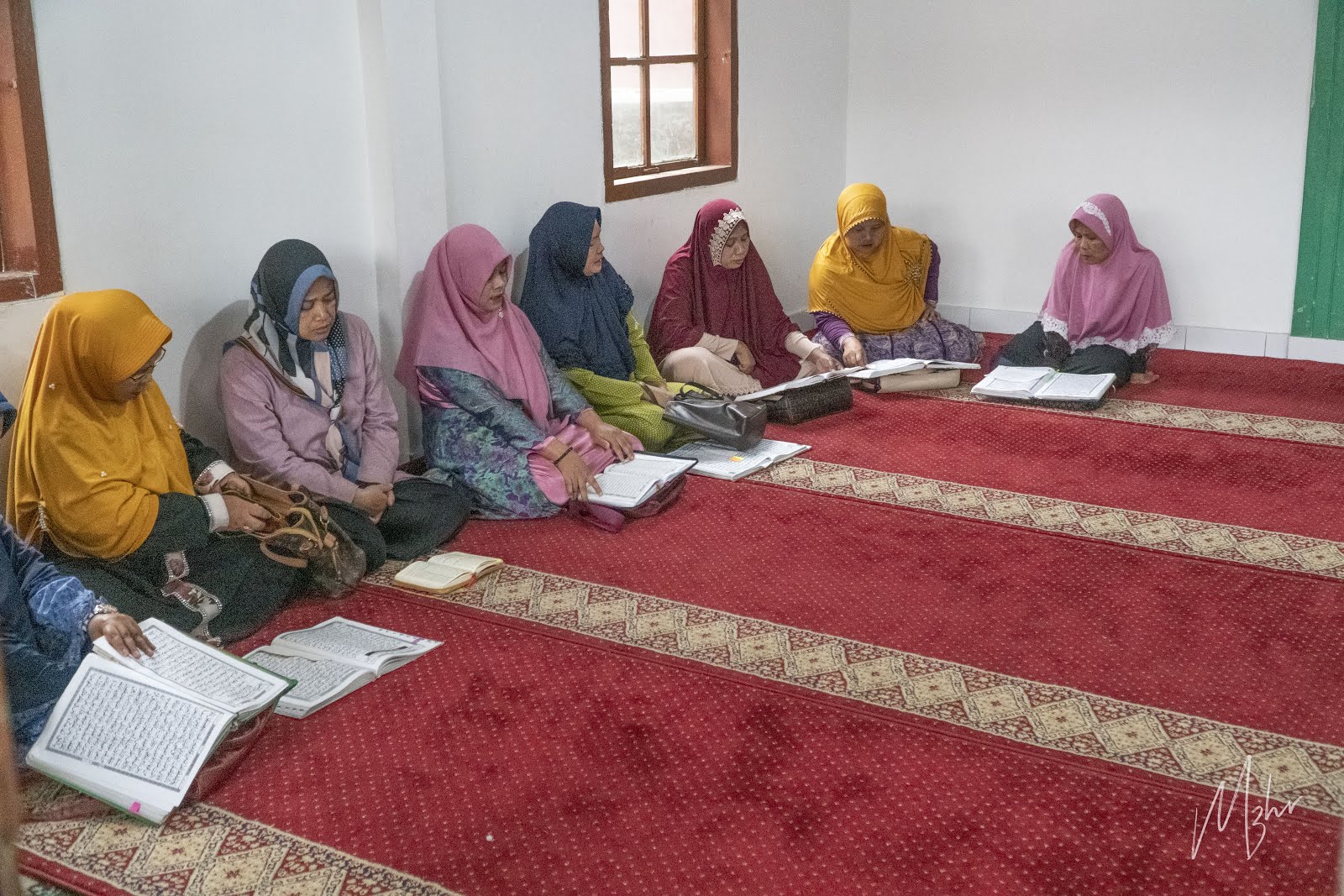 MESKIPUN PANDEMI, IBU-IBU MAJELIS TAKLIM AL-HIKMAH TETAP ANTUSIAS DALAM ... MESKIPUN PANDEMI, IBU-IBU MAJELIS TAKLIM AL-HIKMAH TETAP ANTUSIAS DALAM ...