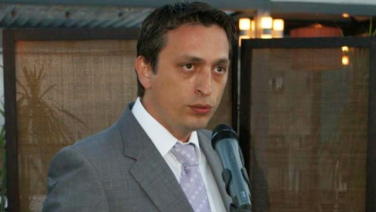 Ο ΜΑΝΤΑΣ ΣΤΗΡΙΖΕΙ ΣΑΜΑΡΑ ΓΙΑ ΤΗΝ ΕΔΡΑ ΚΑΙ ΑΔΕΙΑΖΕΙ ΤΟΝ ΛΑΜΠΡΟΠΟΥΛΟ ...