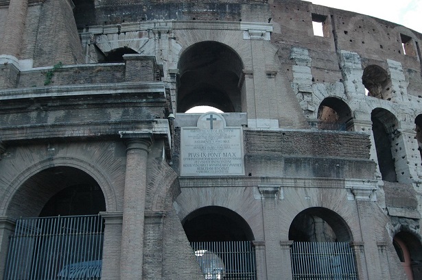 I promessi viaggi: Storia e curiosità del Colosseo dall’età imperiale ...