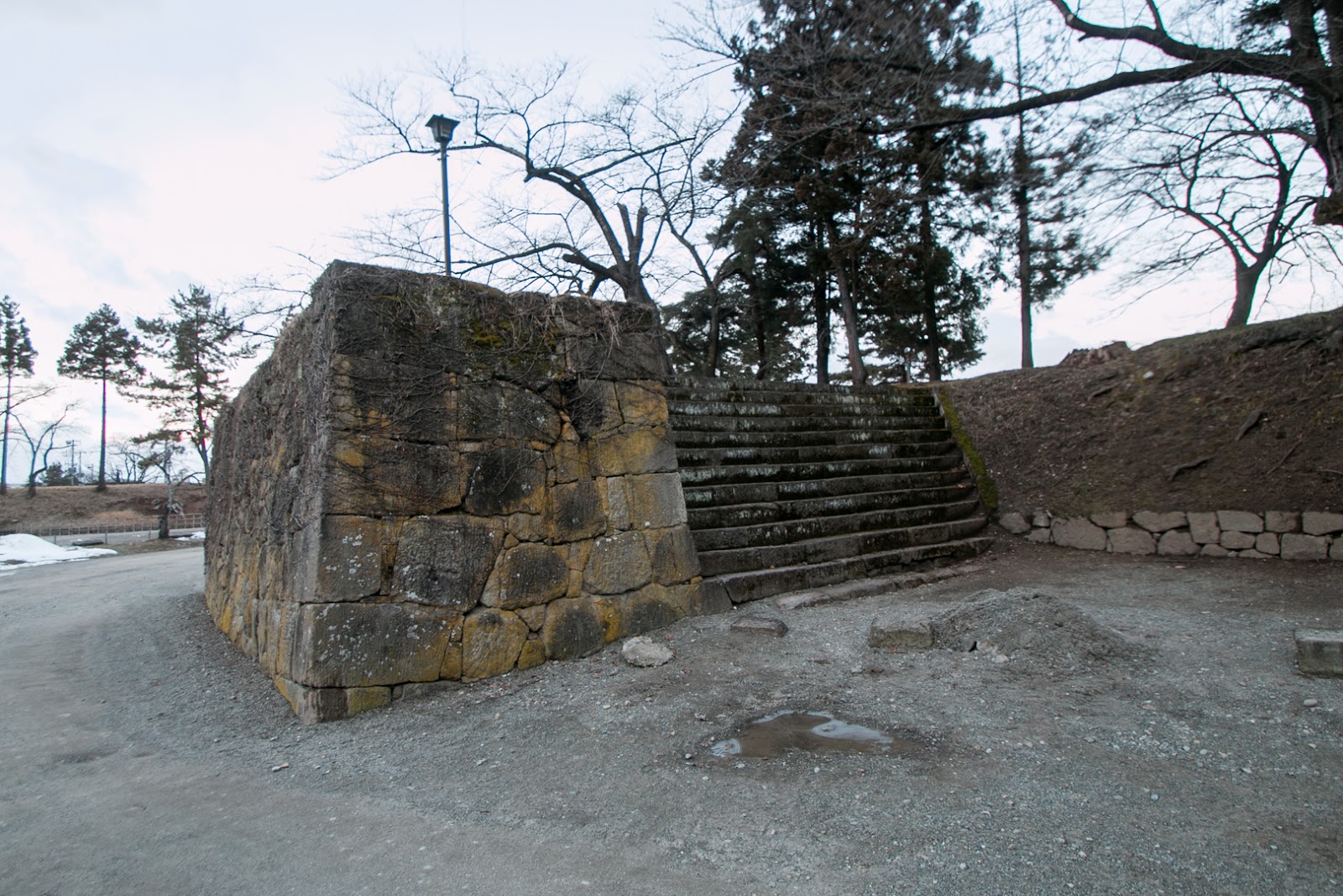 Aizu Wakamatsu Castle -White five-story main tower endured harsh battle ...