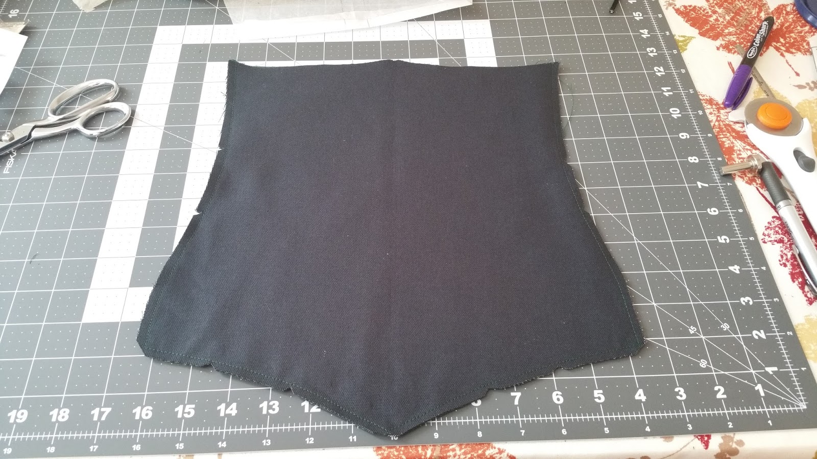 Danielle Sews: Simplicity 1091 Part 2 - Poison Ivy Underbust Corset