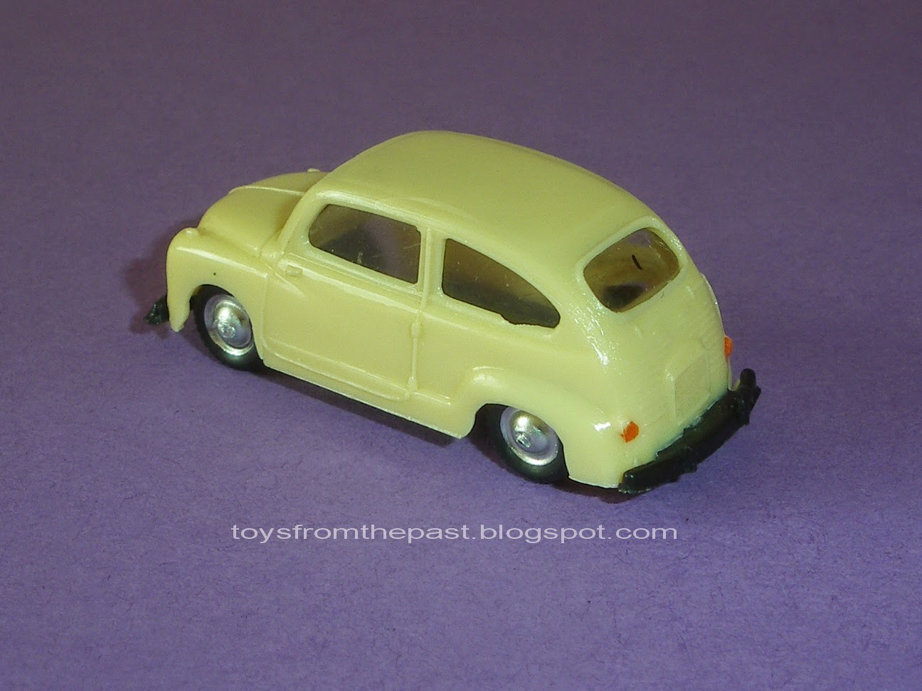 Toys from the Past: #551 EKO - SEAT 600 (Around 1960)