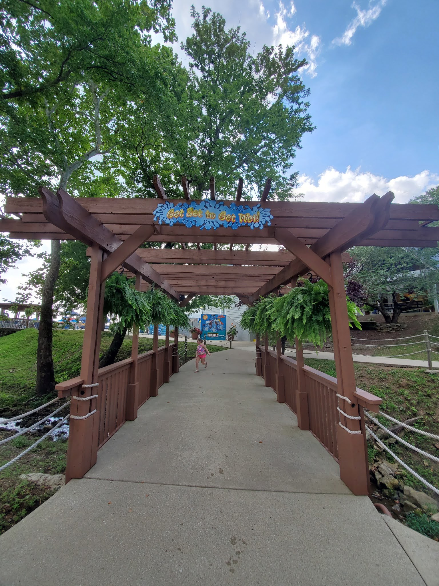 Play St. Louis: Raging Rivers Waterpark, Grafton