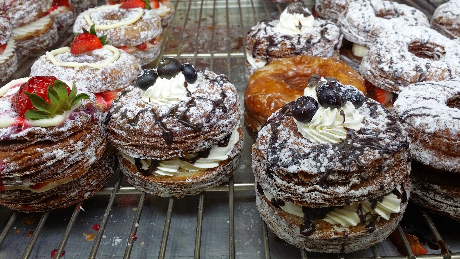 BEAUTIFULLY HANDCRAFTED DONUTS & CRONUTS / DOSSANTS @ FRIENDLY DONUTS ...