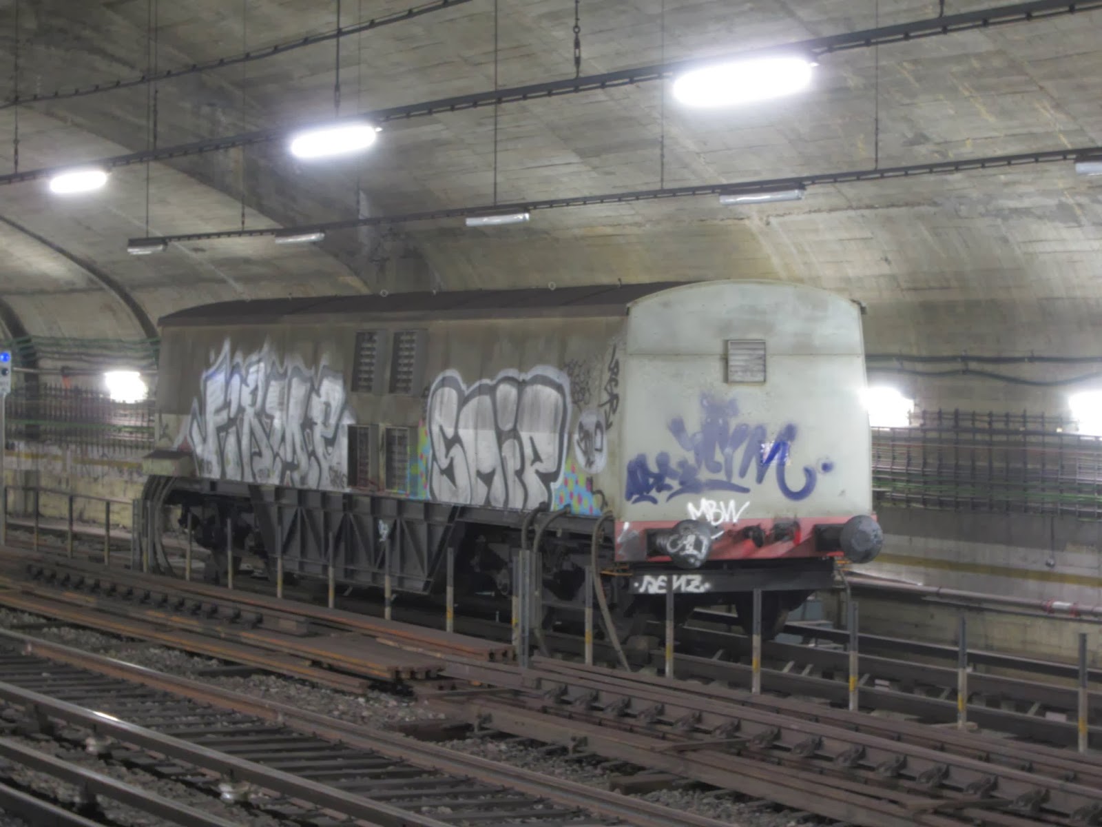 Os Caminhos de Ferro: Metro de Lisboa - passeio nas ML7 (04/01/2014)