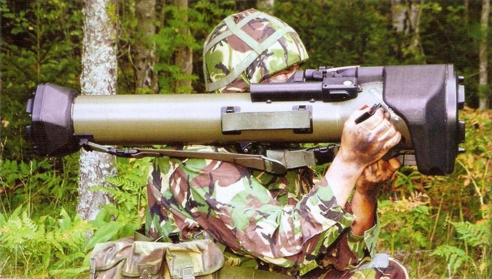 DEFENSE STUDIES: Indonesia Akan Beli Senjata Anti Tank dari Inggris