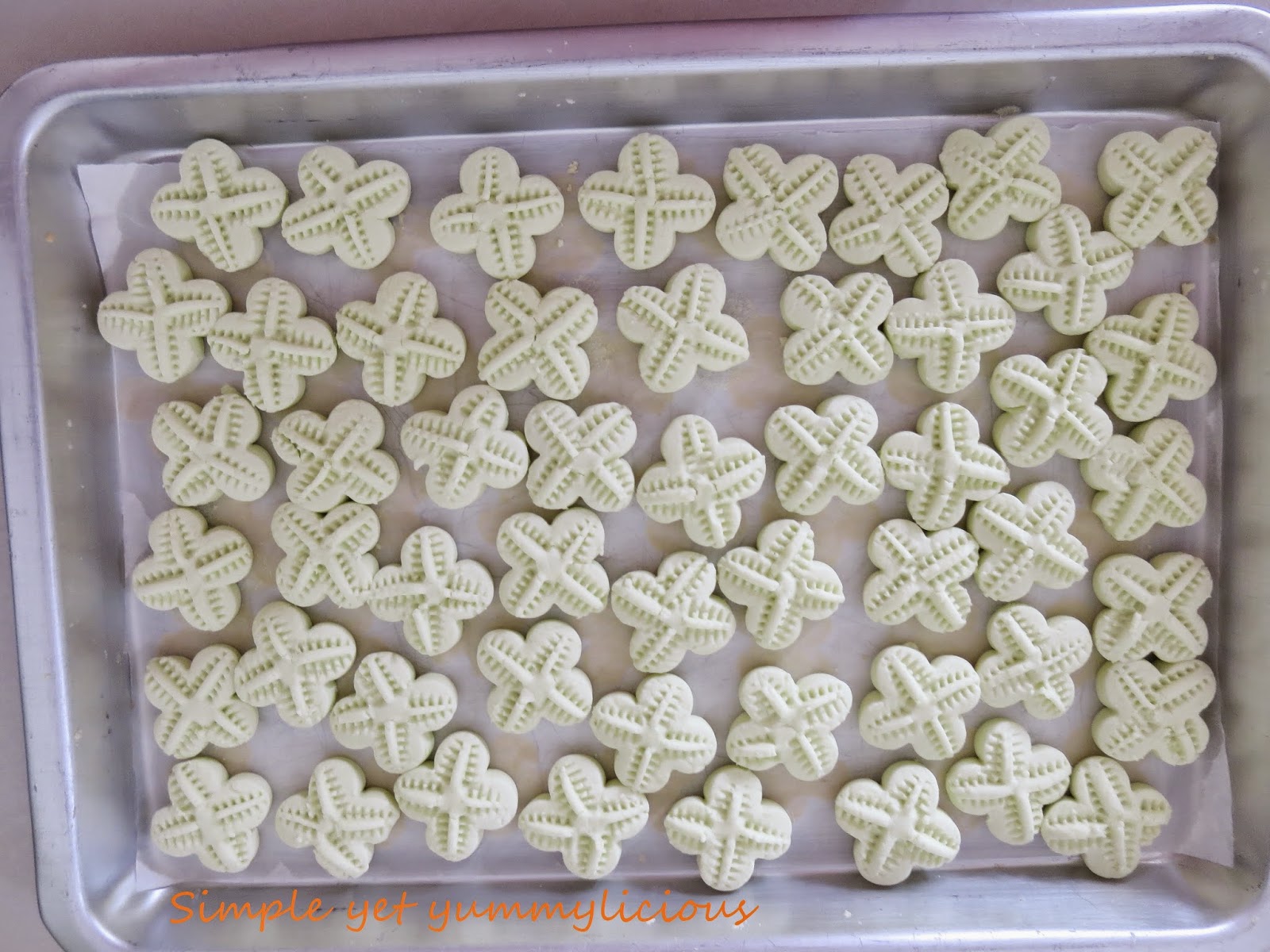 Simple yet yummylicious!: Easy Pandan Kuih Bangkit