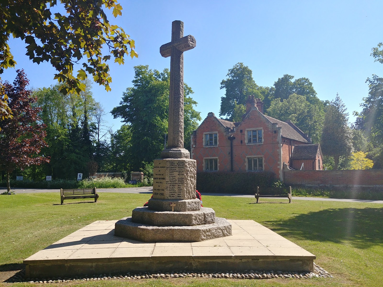 North Mymms History Project: The North Mymms War Memorial