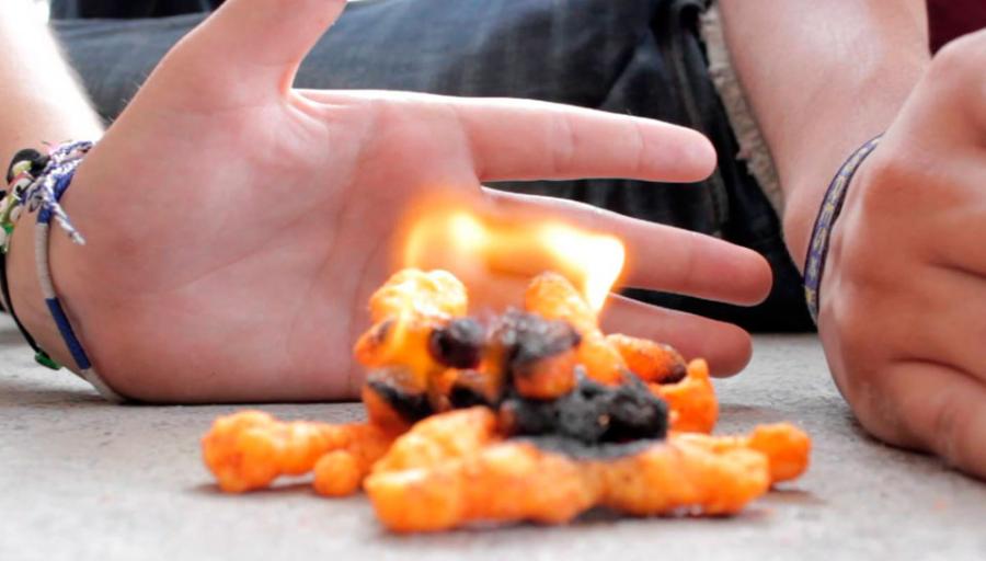 ¿por Qué Al Encender Un Chizito Nunca Se Apaga La Peligrosa Verdad De Este Snack VÍdeo