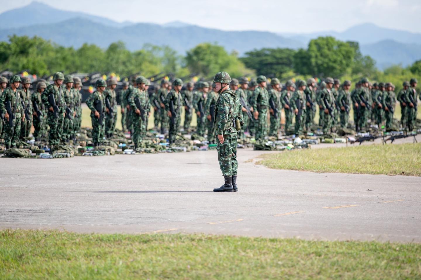 THAIDEFENSE-NEWS: ภาพสวยๆ ของ รถถังเบา Commando Stingray กองทัพบกไทย