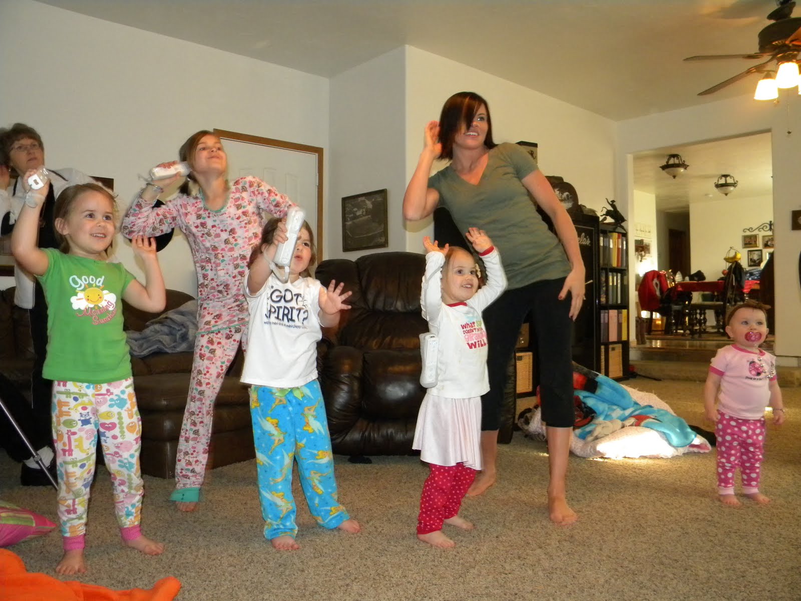 Lec and Kim: Spring Break... Grandma Sleepover!