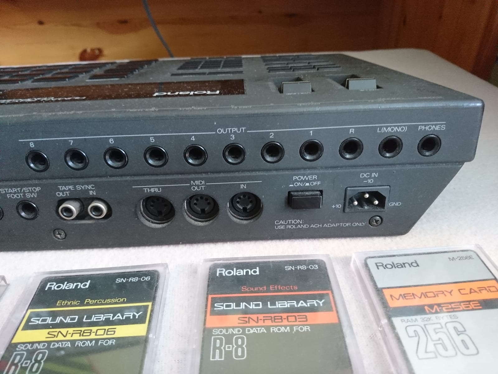 MATRIXSYNTH: Roland R-8 Human Rhythm Composer Drum Machine With Cards