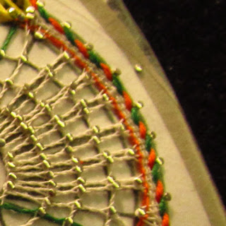 Quelques dentelles...: Un cordonnet russe tordu à deux couleurs